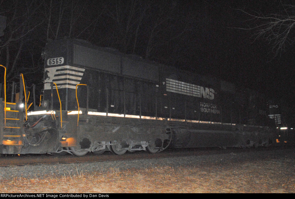 NS SD60 6565 in the middle on 21Q